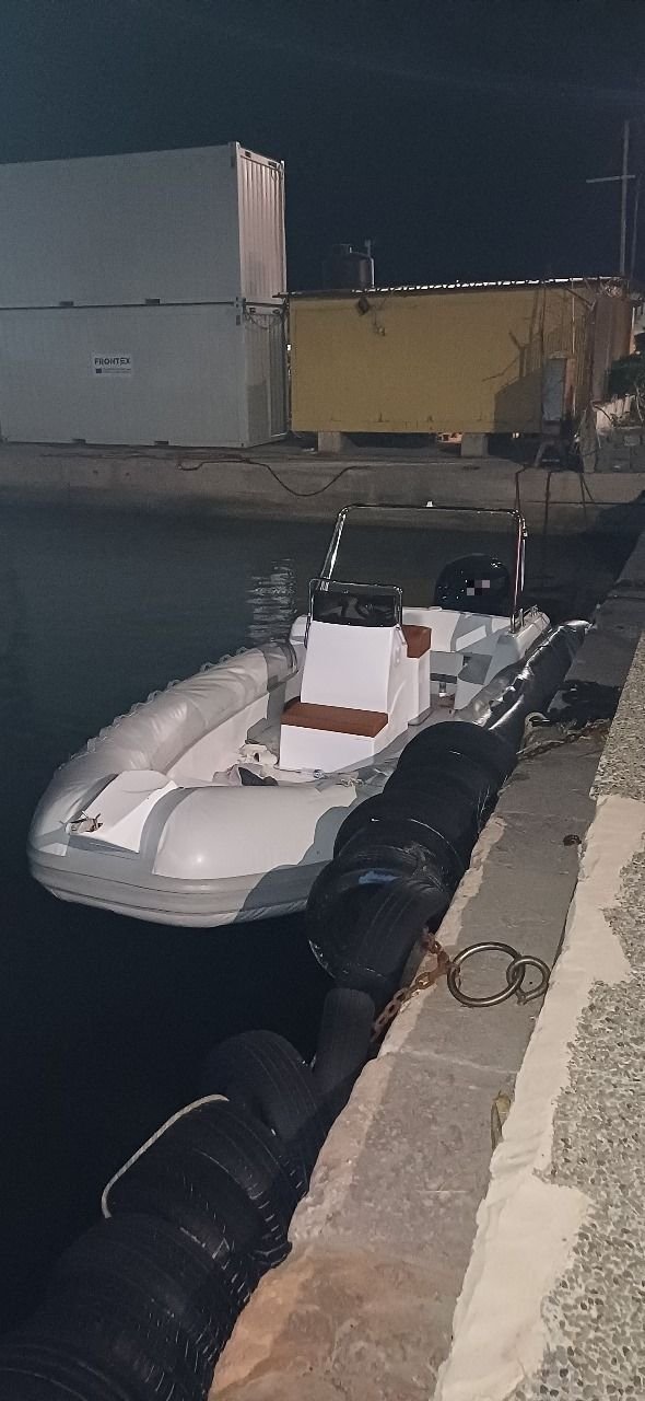 Εντοπισμός 14 ατόμων και σύλληψη του αλλοδαπού διακινητή τους μετά από ...
